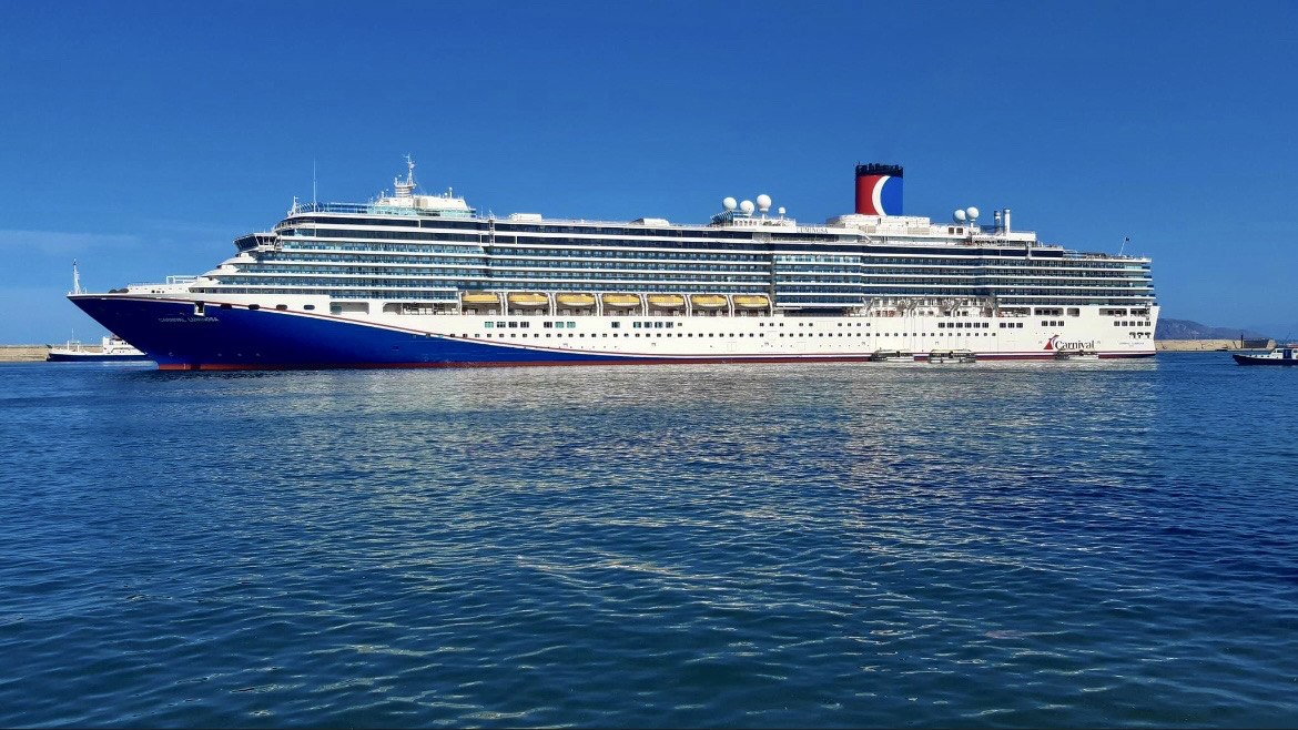 Carnival Luminosa Reviews, Ship Details & Photos - Cruiseline.com