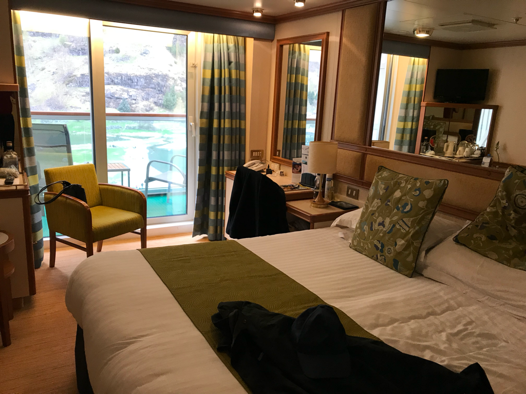 Azura Dining: Restaurants and Food - Cruiseline.com