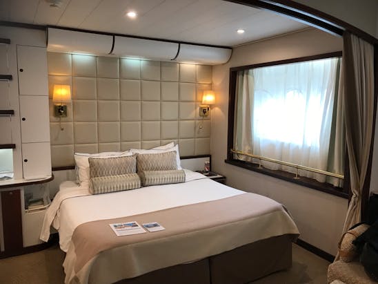 Wind Surf Cabins & Staterooms - Cruiseline.com