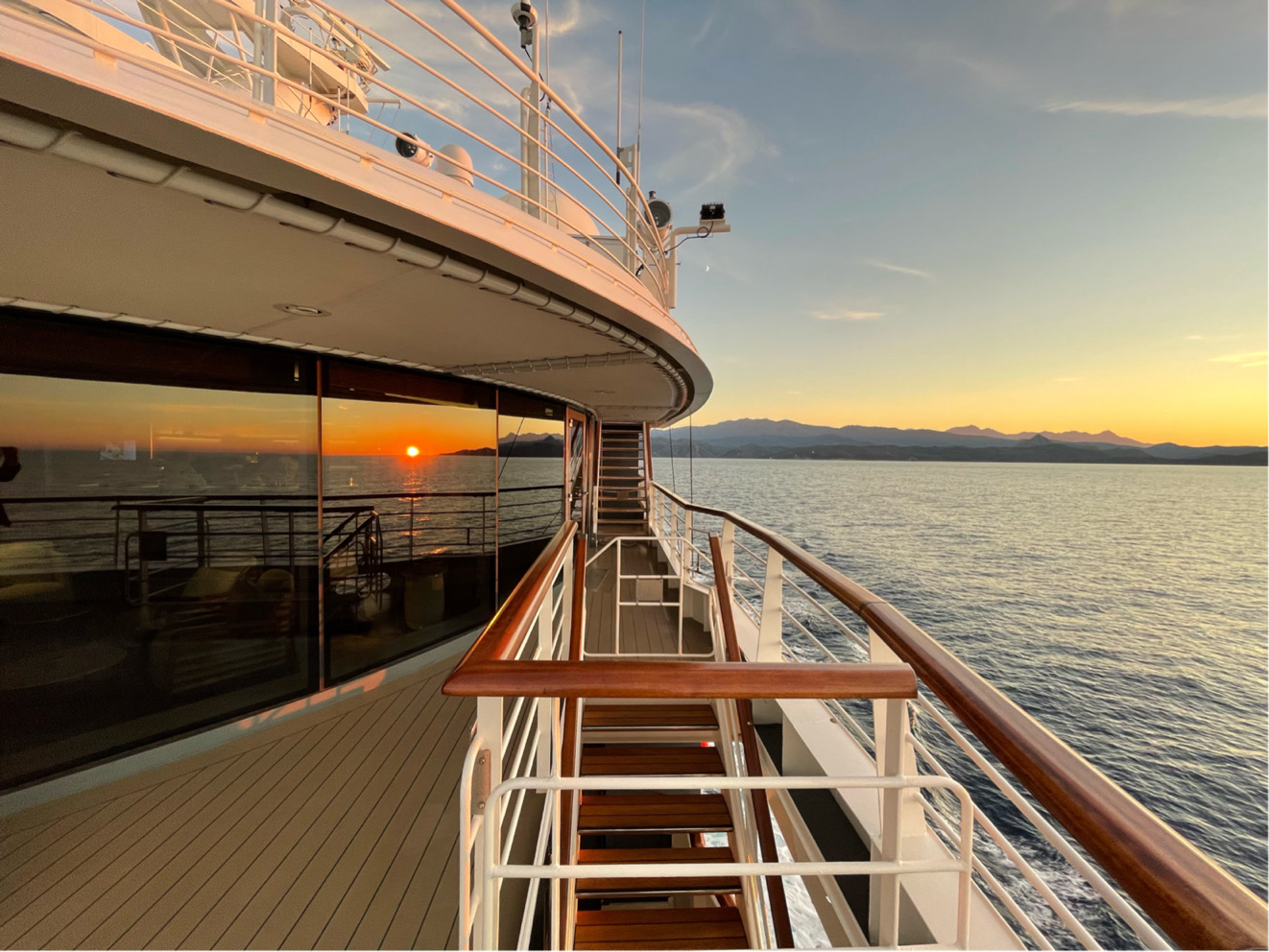 Le Bellot Reviews, Ship Details & Photos - Cruiseline.com