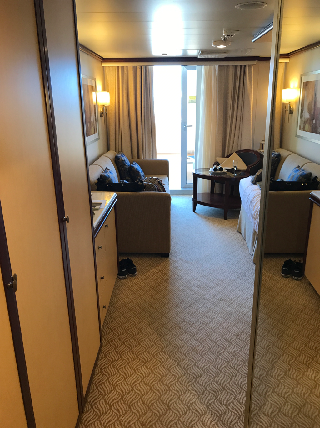 Premium Mini-Suite, Cabin Category M6, Royal Princess