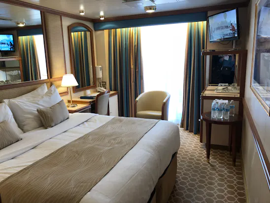 Emerald Princess Rooms - Cabins, Staterooms & Suites (With Photos)