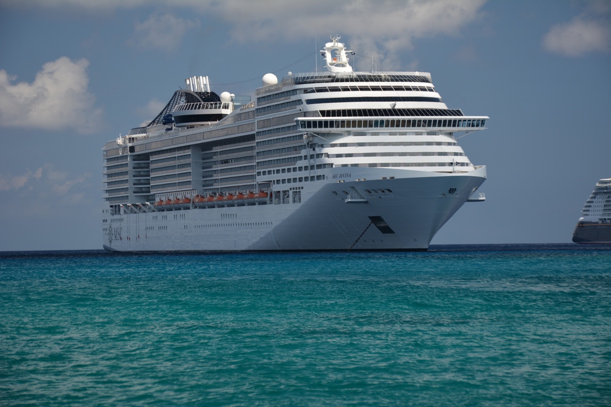 MSC Divina Reviews, Ship Details & Photos - Cruiseline.com