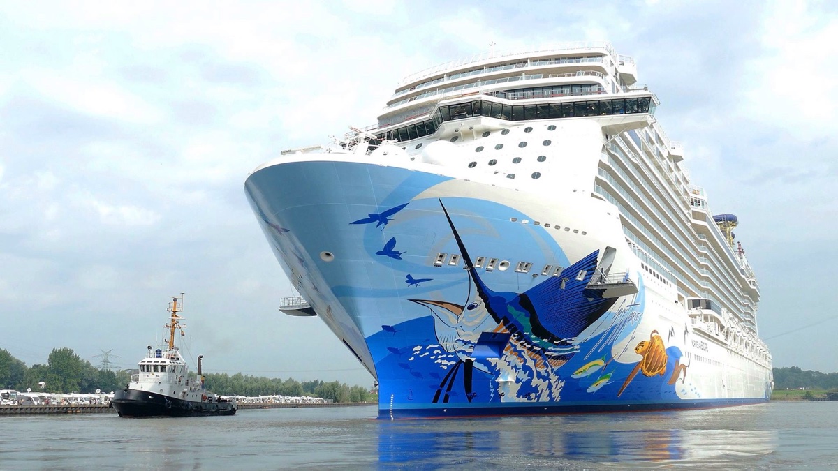 Norwegian Escape Reviews, Ship Details & Photos - Cruiseline.com